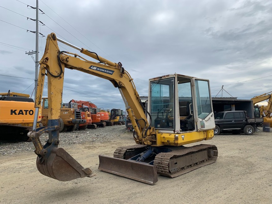 KOMATSU PC40, Special Vehicles, Heavy Vehicles on Carousell