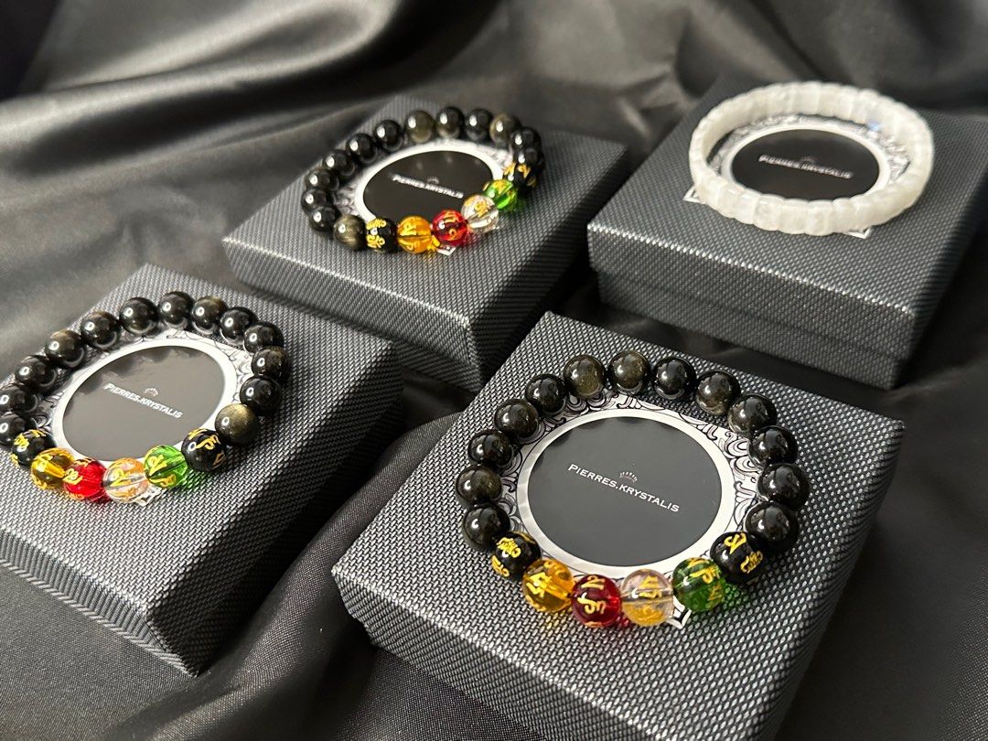 Onyx Ohm Mani Padme Hum Bead Bracelet, Women's Fashion, Jewelry ...