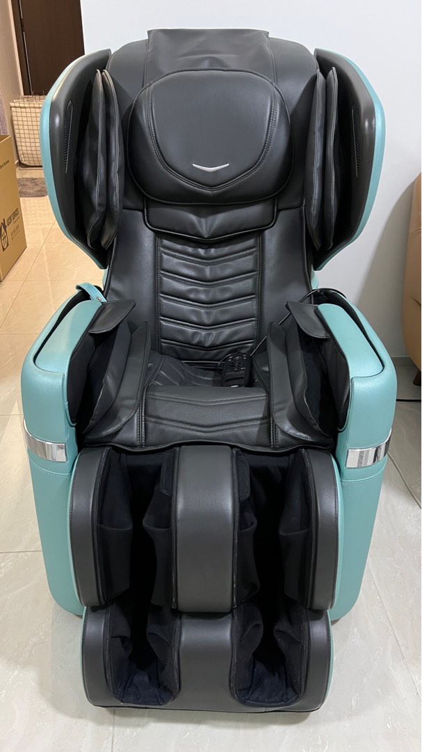 Osim uDivine V Massage Chair, Health & Nutrition, Massage Devices on ...