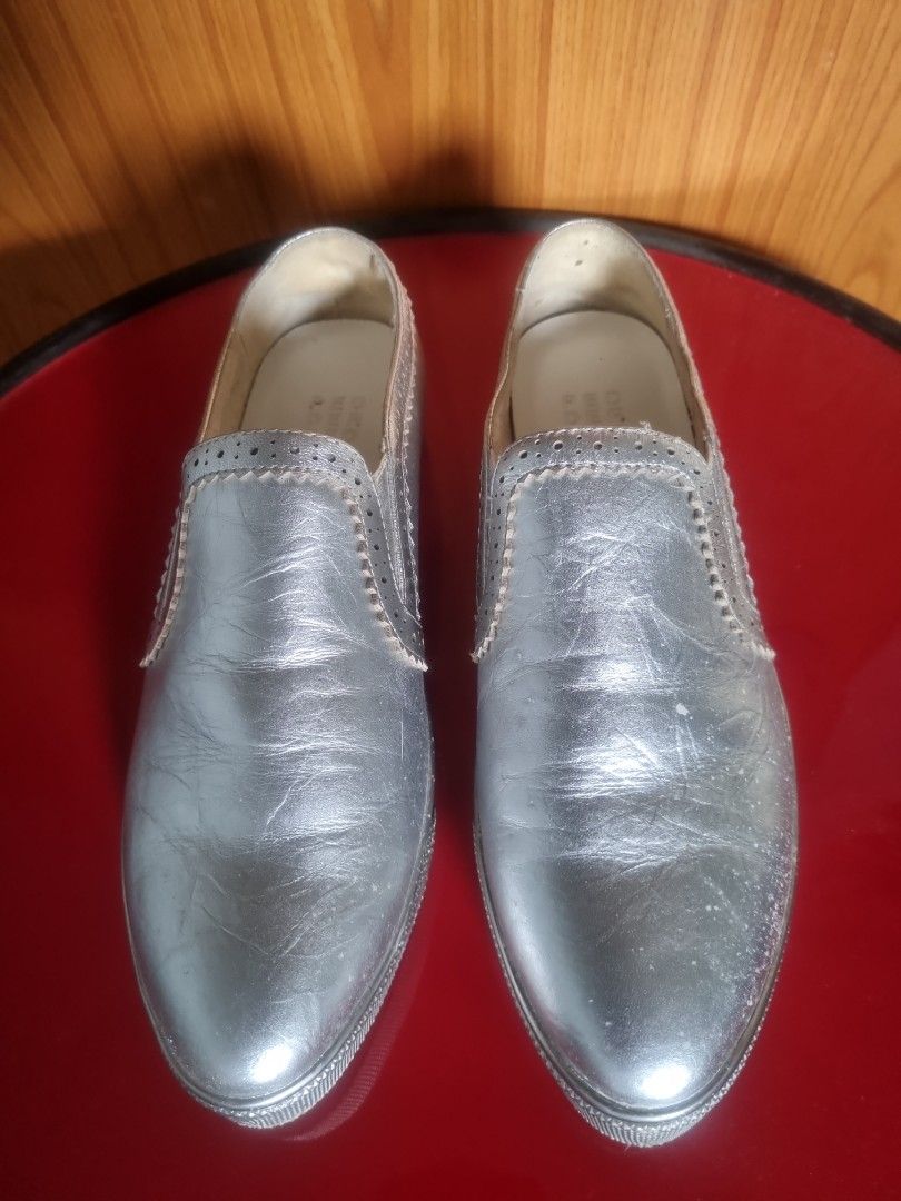 Patchy silver shoes, Women's Fashion, Footwear, Flats on Carousell