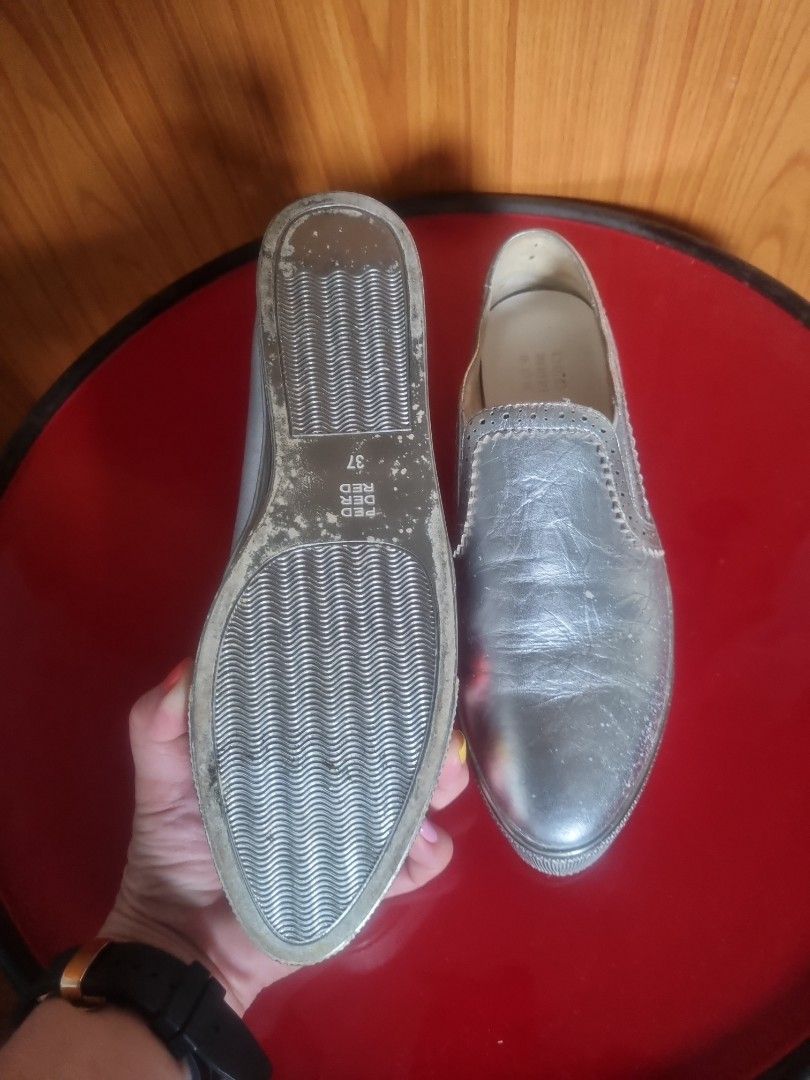 Patchy silver shoes, Women's Fashion, Footwear, Flats on Carousell