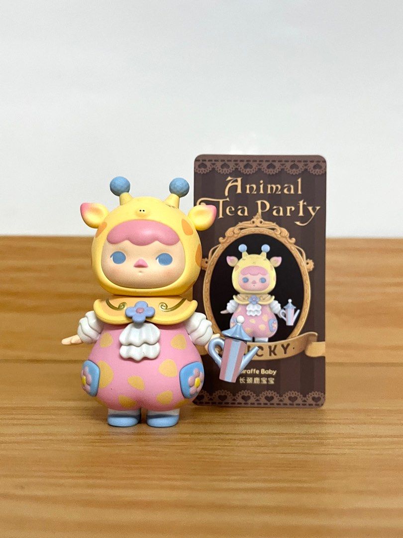 Pop Mart Pucky Animal Tea Party Giraffe, Hobbies & Toys, Toys & Games ...