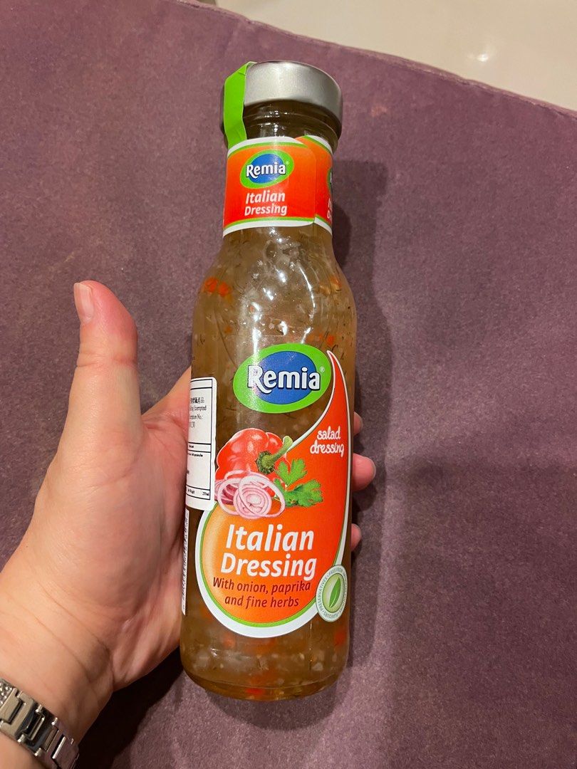 Remia Italian Dressing 250ml expiry date 03/2024, 嘢食 & 嘢飲, 調味 - Carousell