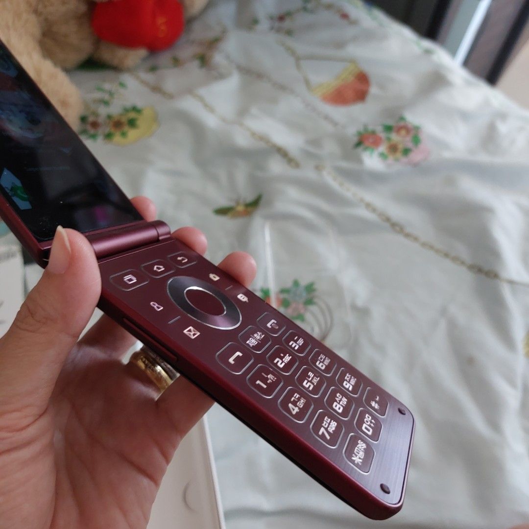 Samsung folder 2 2021 android, Mobile Phones & Gadgets, Mobile Phones ...