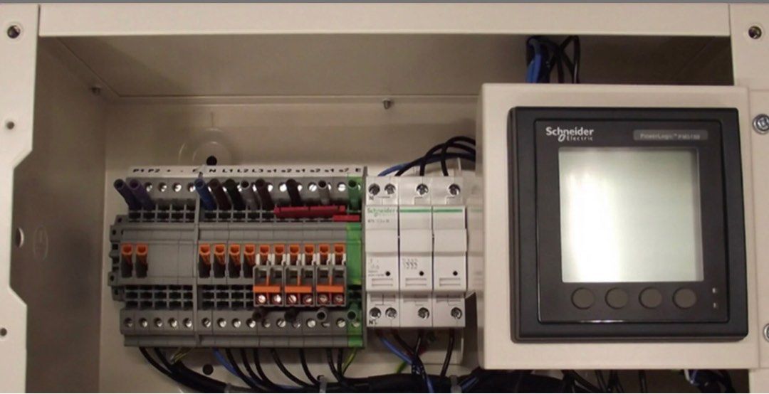 Schneider Electric 3 Phase LCD Energy Meter, Type Electromechanical, 電腦 ...