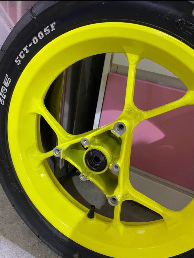 SECOND HAND AEROX V1 / V2 STOCK RIMS NEON GREEN / YELLOW WITH MAXXIS ...