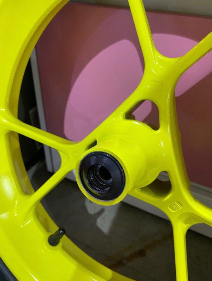 SECOND HAND AEROX V1 / V2 STOCK RIMS NEON GREEN / YELLOW WITH MAXXIS ...