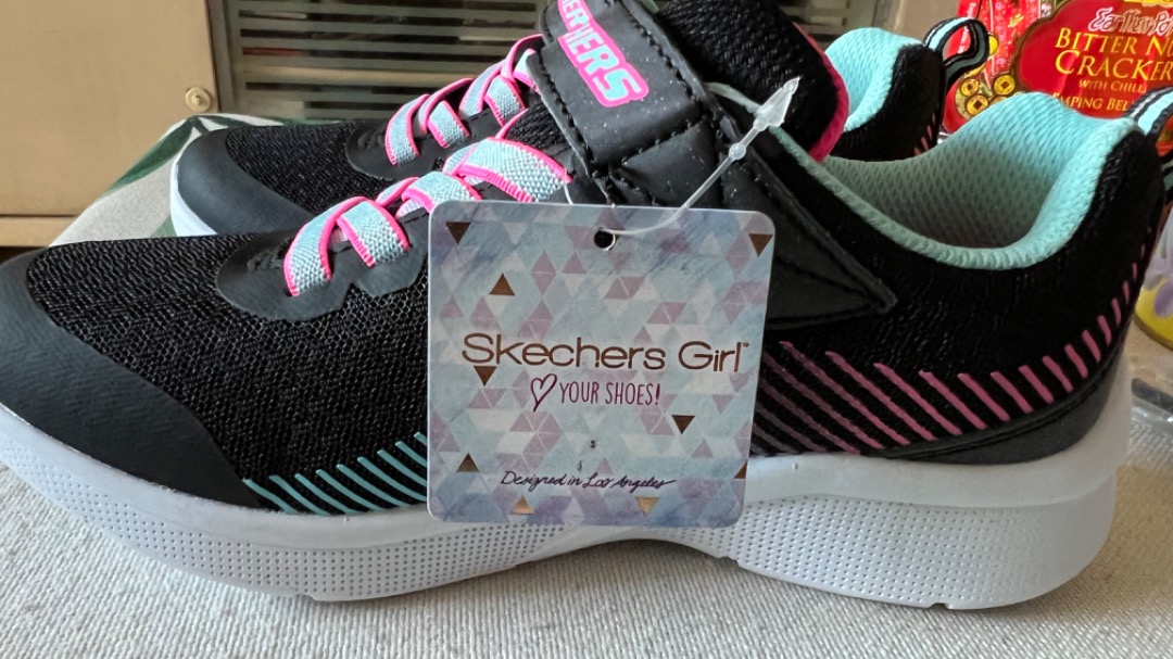 Skechers sneakers Brand New With Tag, Women's Fashion, Footwear ...