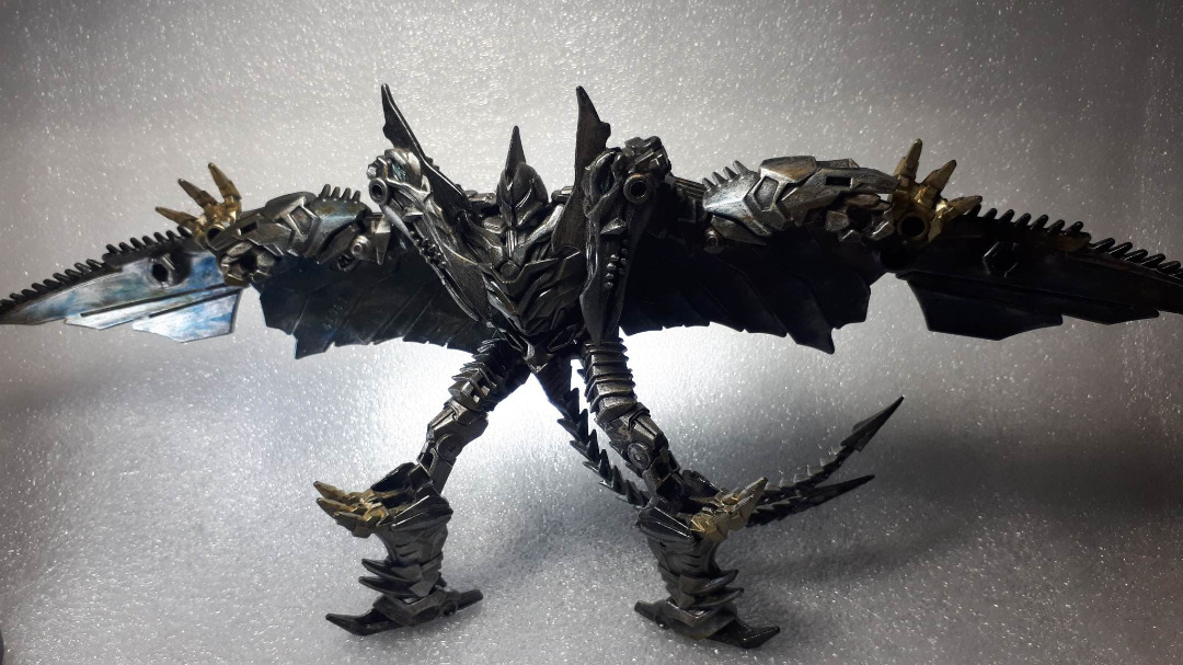 STRAFE Hasbro Deluxe Class Autobot Transformers, Movie - AOE on Carousell