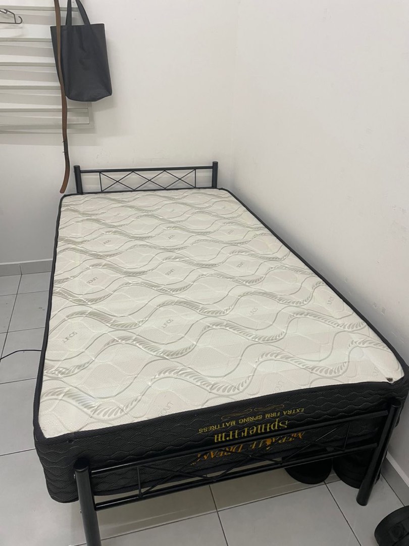 Tilam Super Single dan Katil Single, Furniture & Home Living, Furniture ...