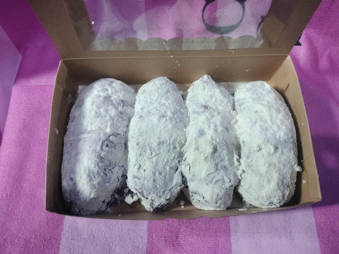 Ube halaya milky cheese roll, Food & Drinks, Homemade Bakes on Carousell