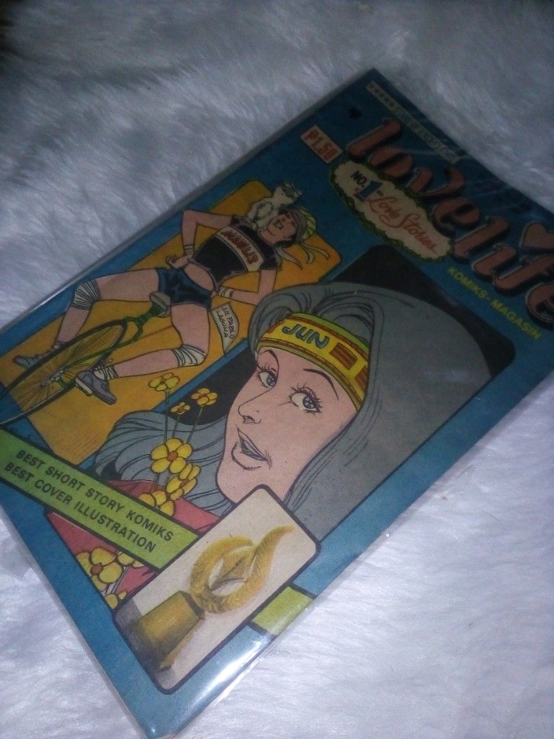 VINTAGE COMICS 1984 LOVELIFE, Hobbies & Toys, Books & Magazines, Comics & Manga on Carousell