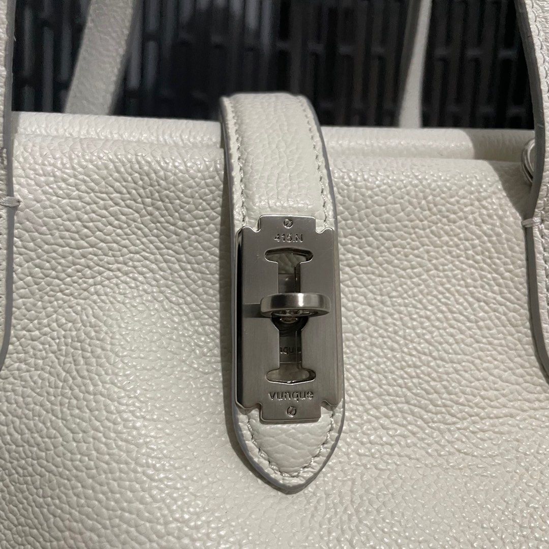 Vunque Toque Tote Medium in Clam White, Women's Fashion, Bags & Wallets ...