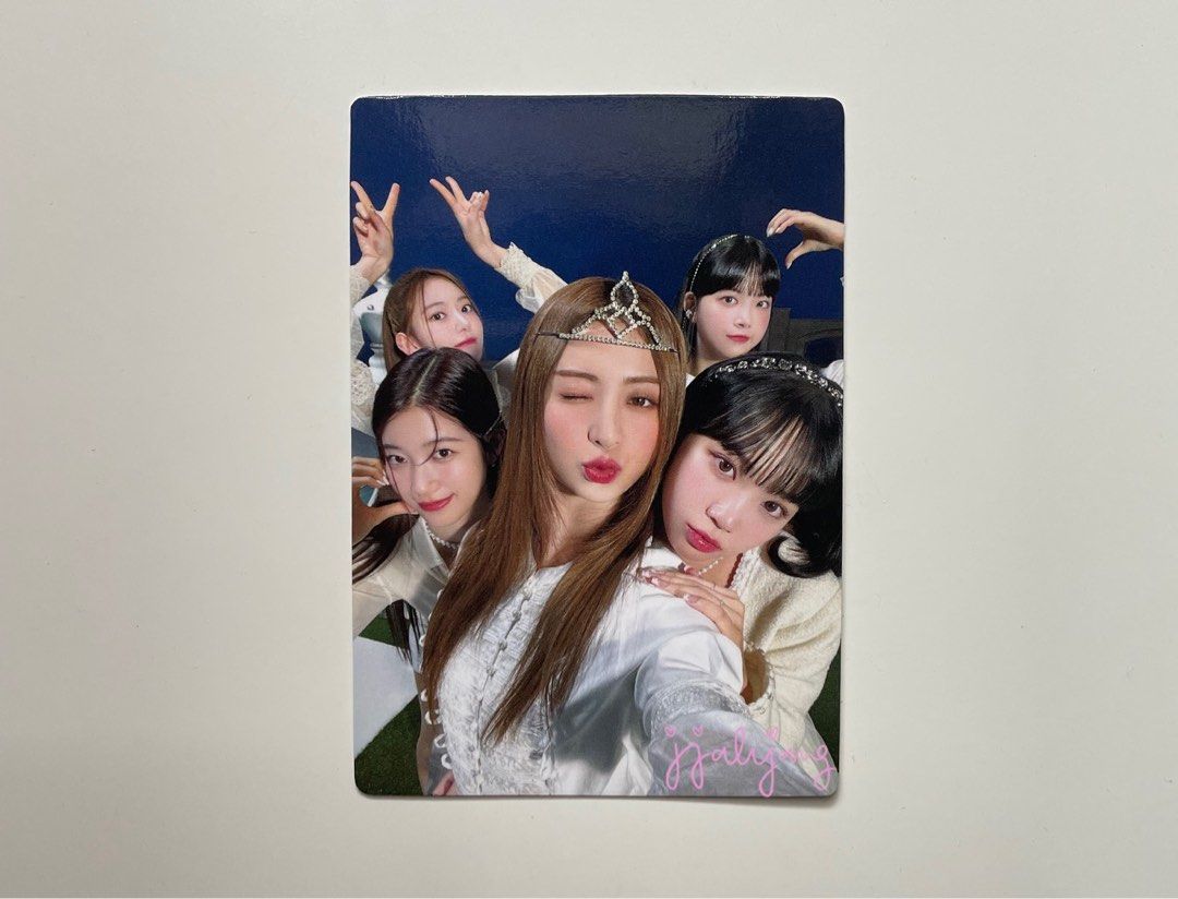 WTS LFB LE SSERAFIM FEARLESS TARGET EXCLUSIVE PHOTOCARD, Hobbies & Toys ...