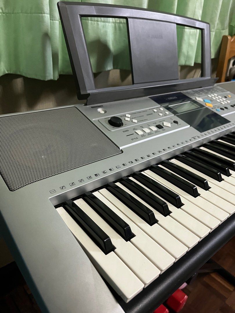 Yamaha PSR E323, Hobbies & Toys, Music & Media, Musical Instruments on Carousell