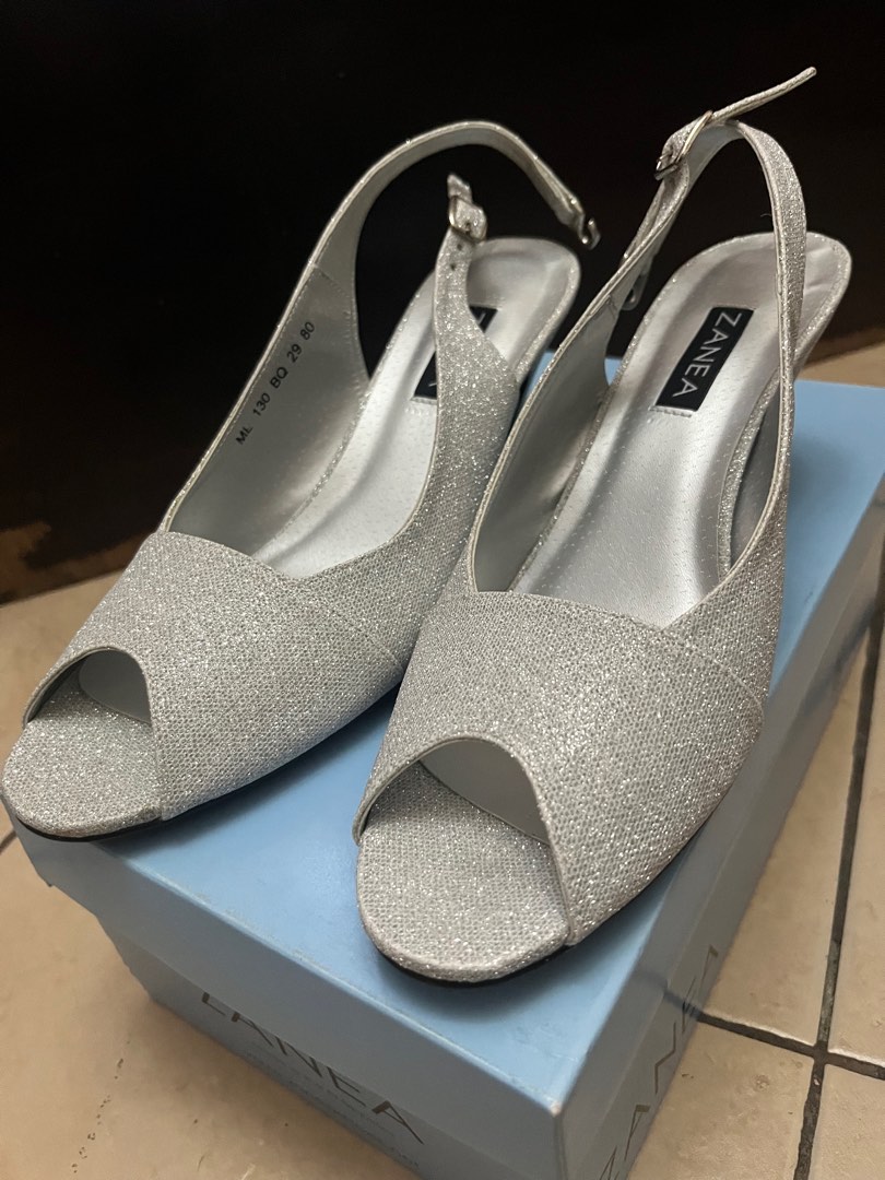 Zanea - glittery heels on Carousell