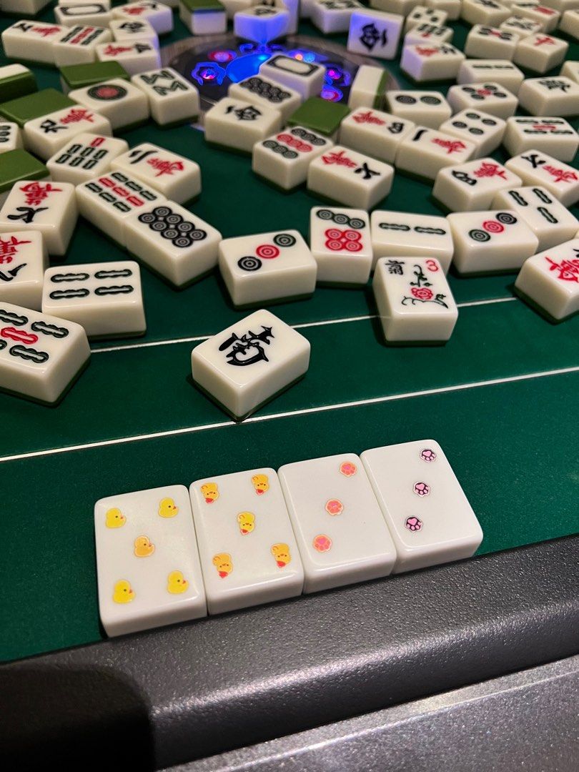 Automated mahjong table, Hobbies & Toys, Toys & Games on Carousell