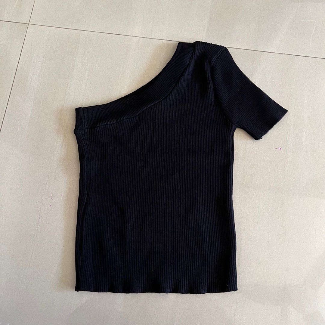 Black one shoulder toga top ribbed, Women's Fashion, Tops, Other Tops ...