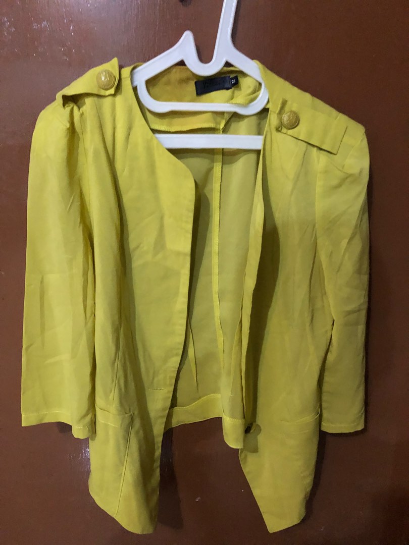 Blezer sifon kuning lemon, Fesyen Wanita, Pakaian Wanita, Baju Luaran ...