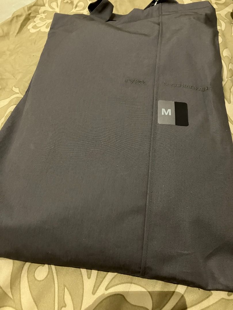 Cathay Pacific first class pajama (not opened, completely new, size M ...