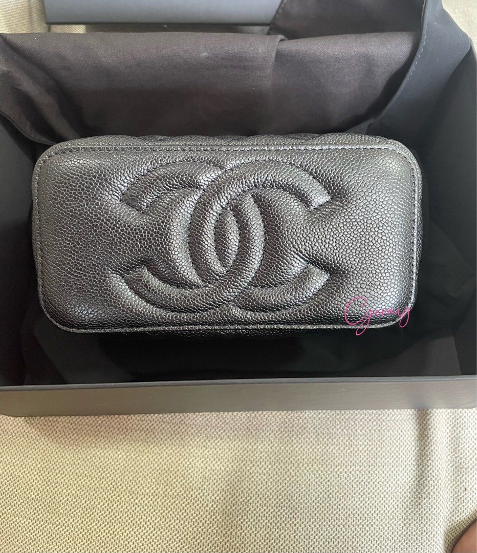 Chanel 23p vanity heart, Women's Fashion, Bags & Wallets, Cross-body ...