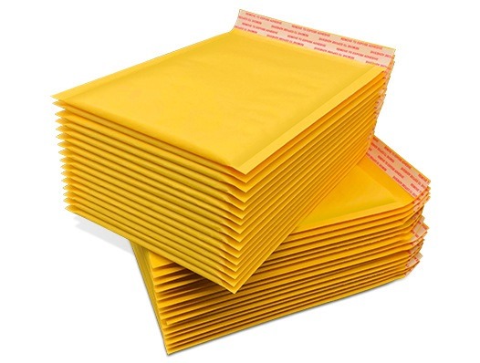 CLEARANCE: Envelope with bubble wrap inside, Everything Else on Carousell