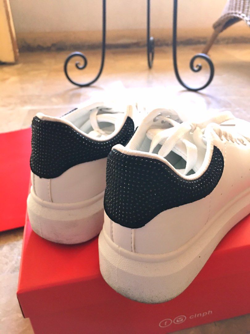 CLN Sneakers, Women's Fashion, Footwear, Sneakers on Carousell