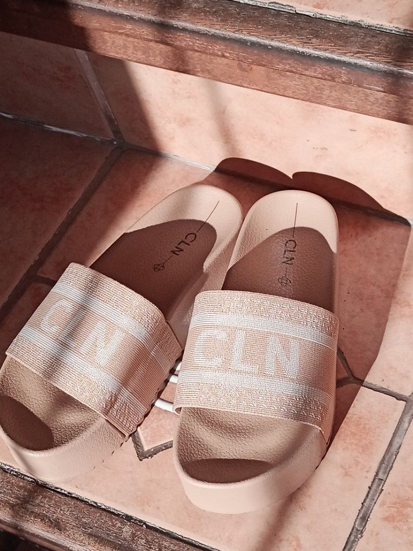 CLN WEDGE, Women's Fashion, Footwear, Sandals on Carousell