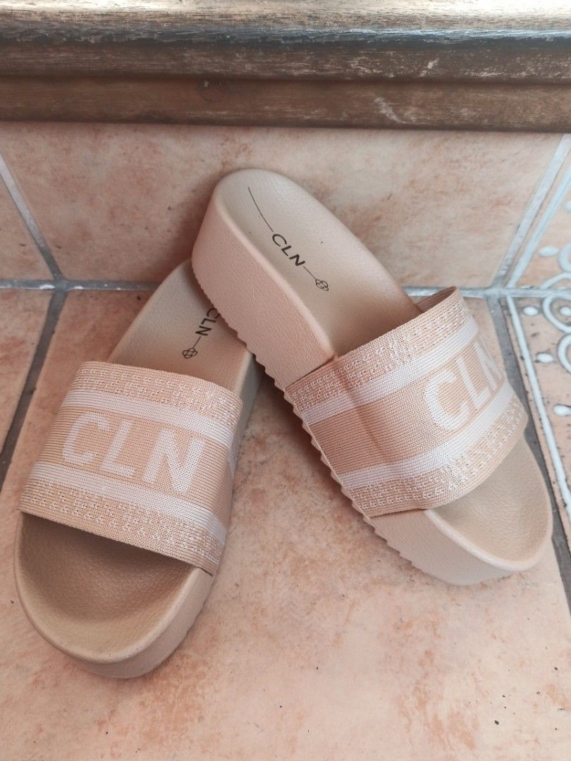 CLN WEDGE, Women's Fashion, Footwear, Sandals on Carousell