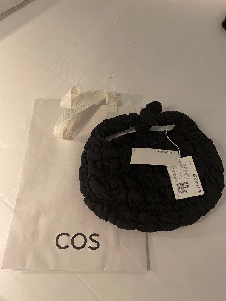 COS quilted puffy bag - on shoulder, 女裝, 手袋及銀包, 單肩包 - Carousell
