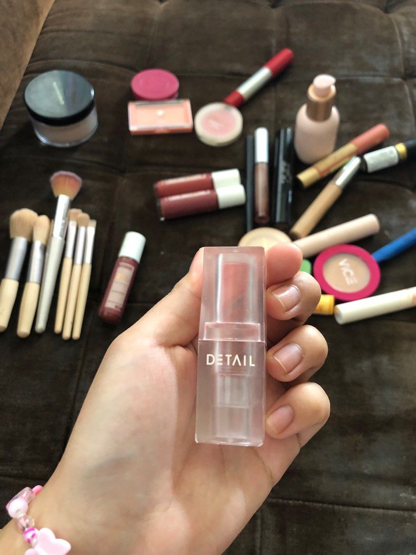 Detail Lipstick Hazel Quing Collaboration on Carousell