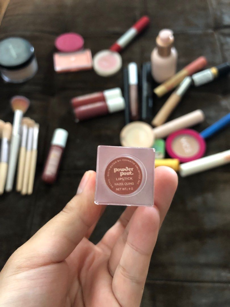 Detail Lipstick Hazel Quing Collaboration on Carousell