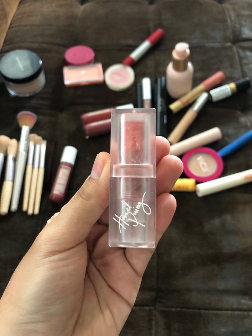 Detail Lipstick Hazel Quing Collaboration on Carousell