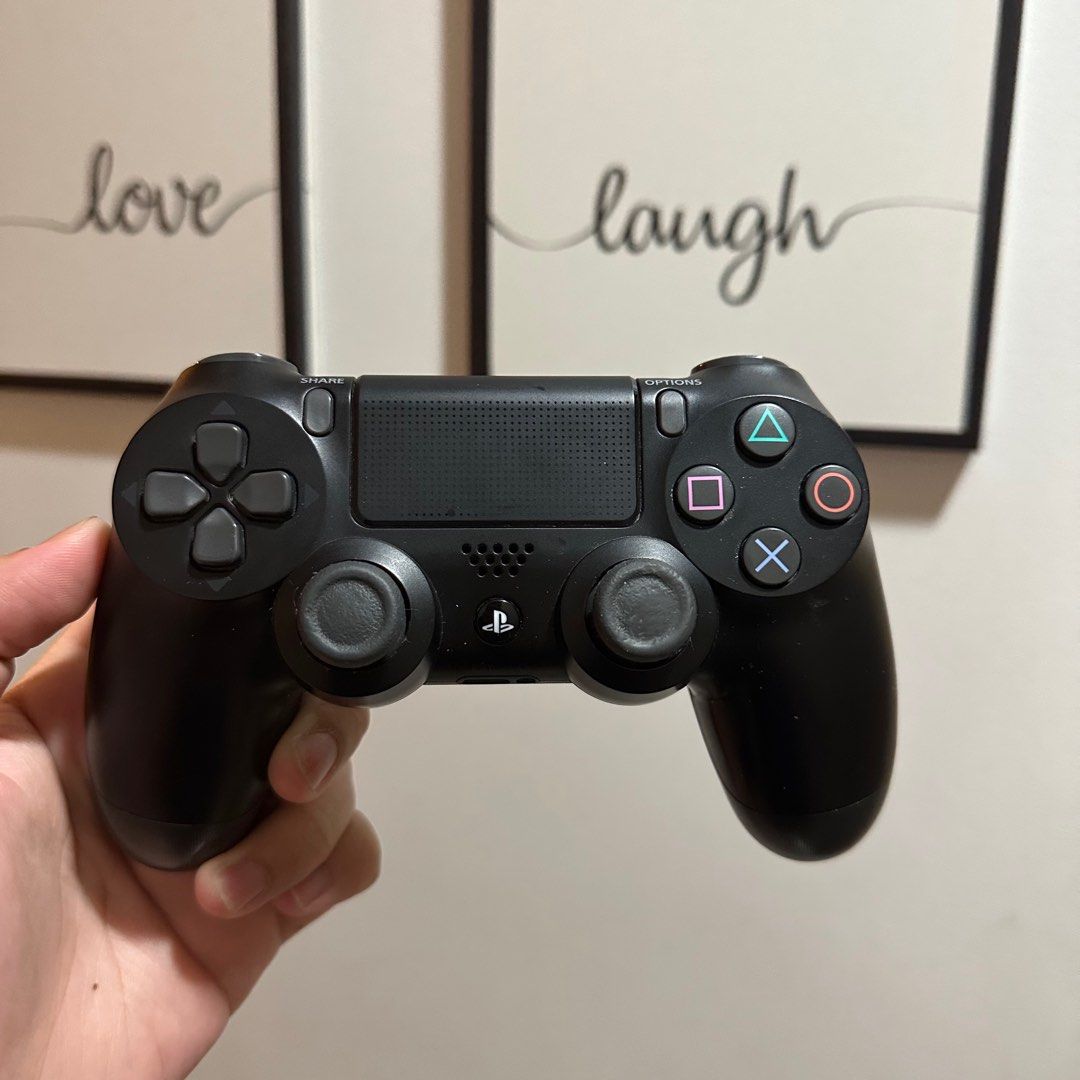 Ds4 v2 controller / Ps4 controller Black on Carousell