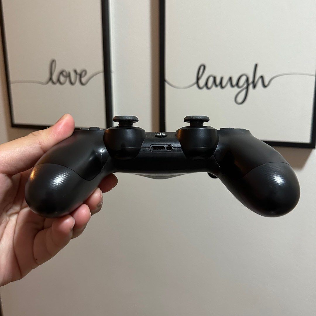 Ds4 v2 controller / Ps4 controller Black on Carousell