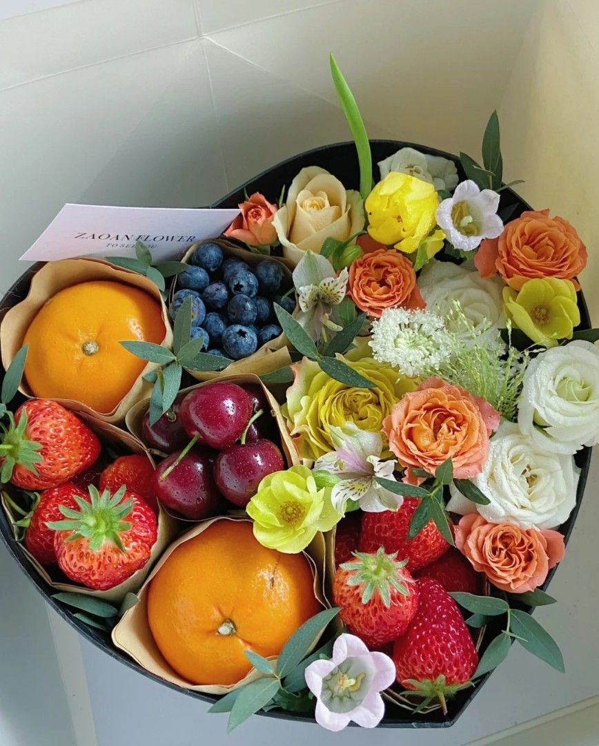 Fresh fruit | Flower Gift box | Heart shape Gift Box | Bloom Box ...