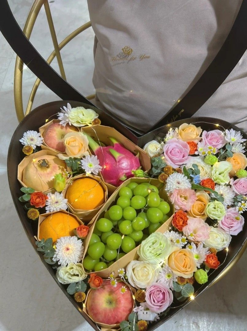 Fresh fruit | Flower Gift box | Heart shape Gift Box | Bloom Box ...