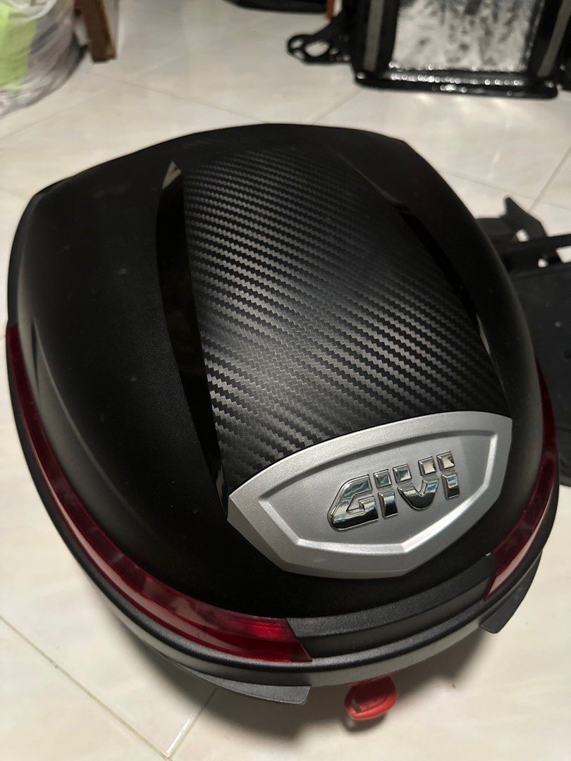 Givi Box 27l and rack for Sniper V1/V2, Motorcycles, Motorcycle ...