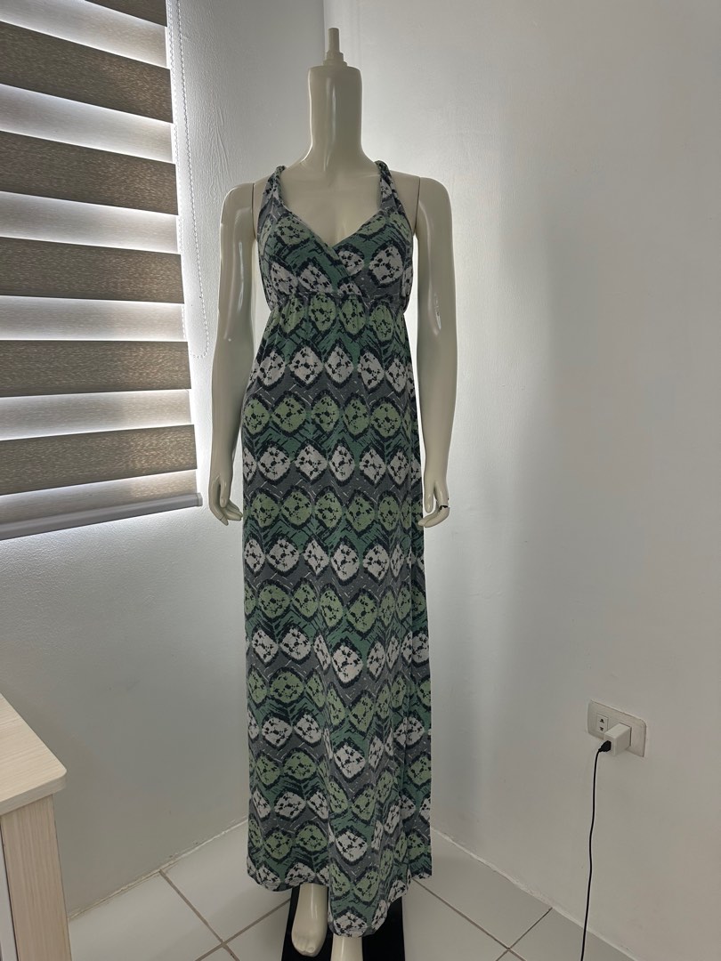Green Maxi Dress Medyo nag himulmol na to pero maganda padin Padded M-L ...