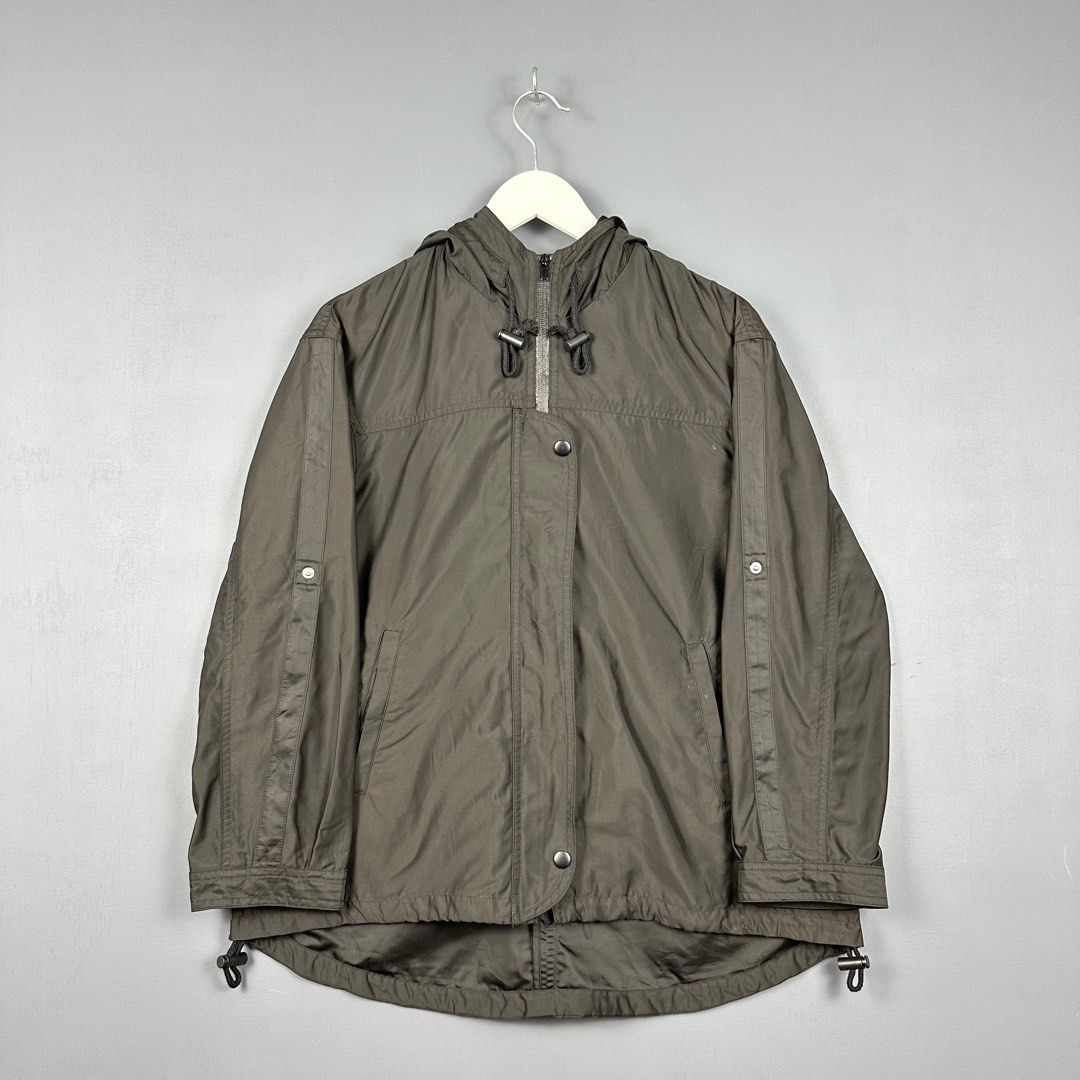 GU windbreaker jacket, Men's Fashion, Coats, Jackets and Outerwear on ...