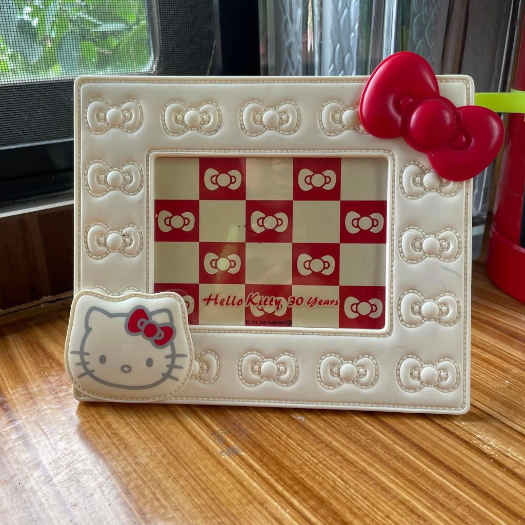 HELLO KITTY FRAME on Carousell