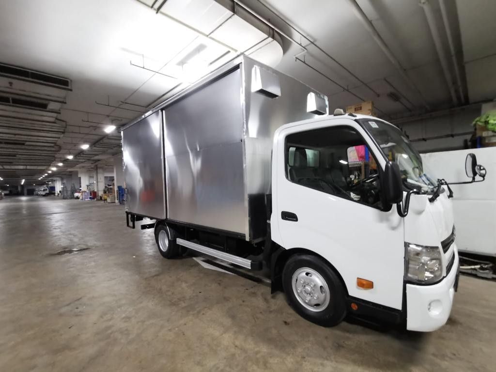 High Box 14ft Lorry with Driver, Home Services, Movers & Delivery, Furniture Movers on Carousell