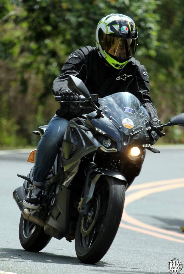 Kawasaki Rouser RS200 2018, Motorbikes, Motorbikes for Sale on Carousell