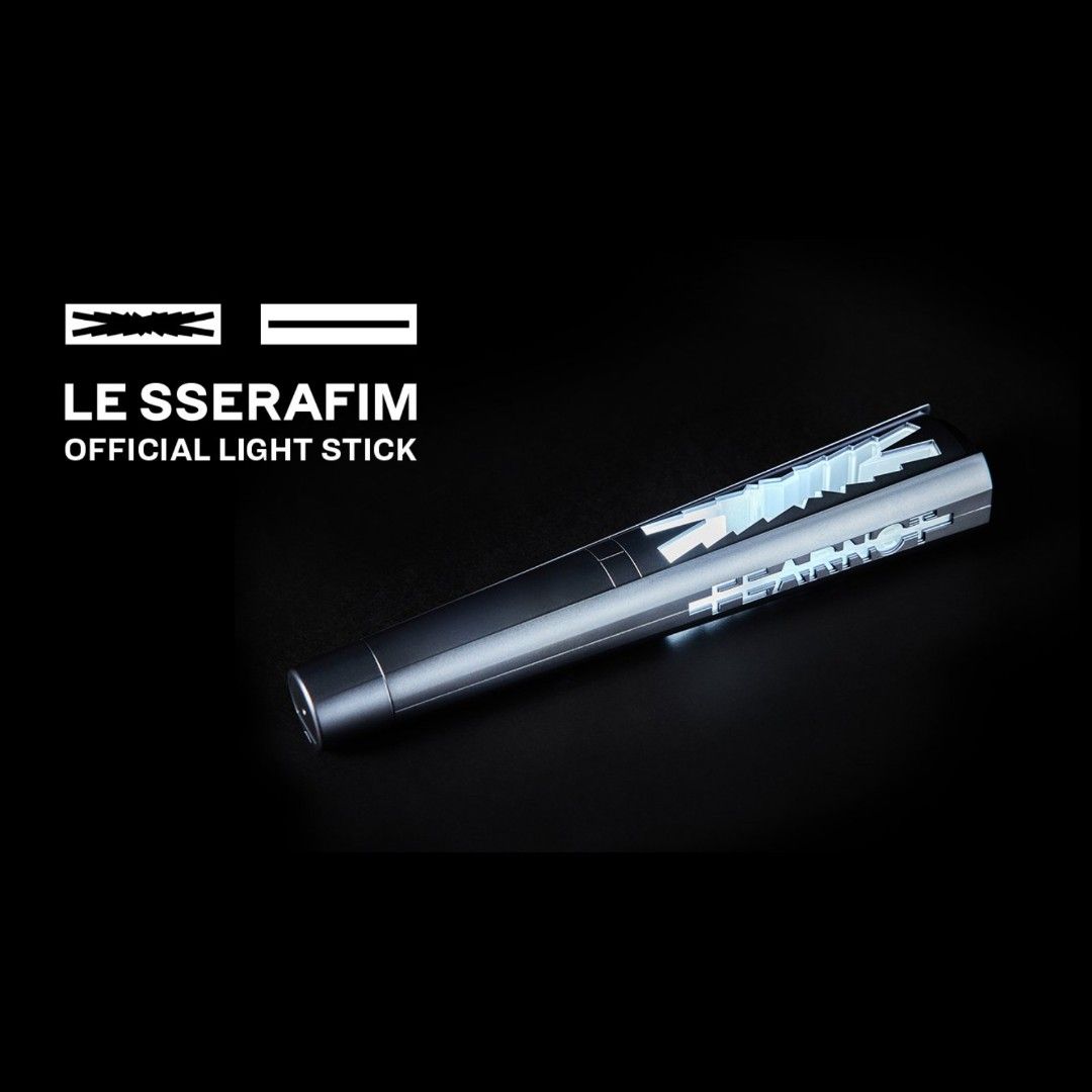 LE SSERAFIM OFFICIAL LIGHT STICK, Hobbies & Toys, Collectibles ...