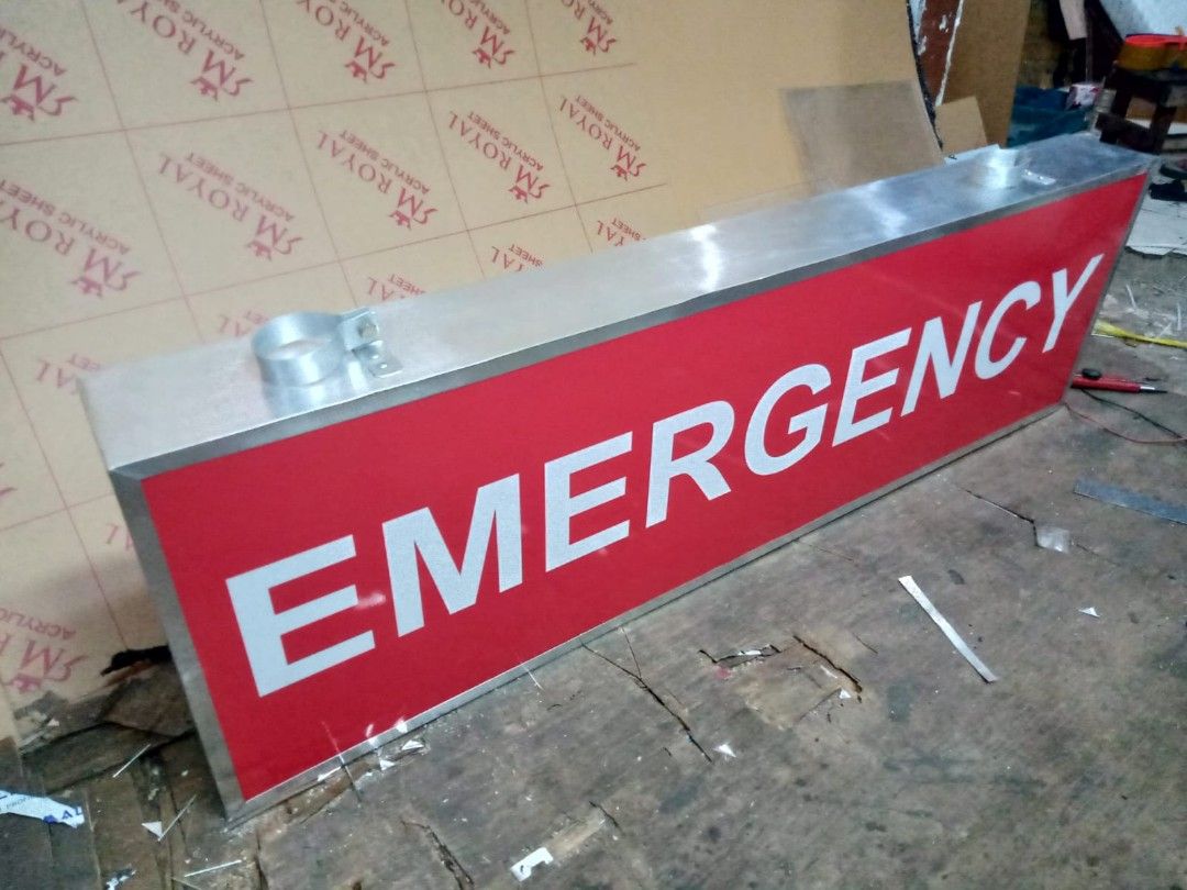 NEON BOX KEKINIAN, Barang Yang Dicari di Carousell