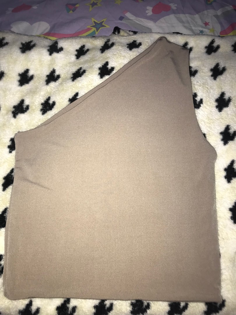 One sided top, Women's Fashion, Tops, Sleeveless on Carousell