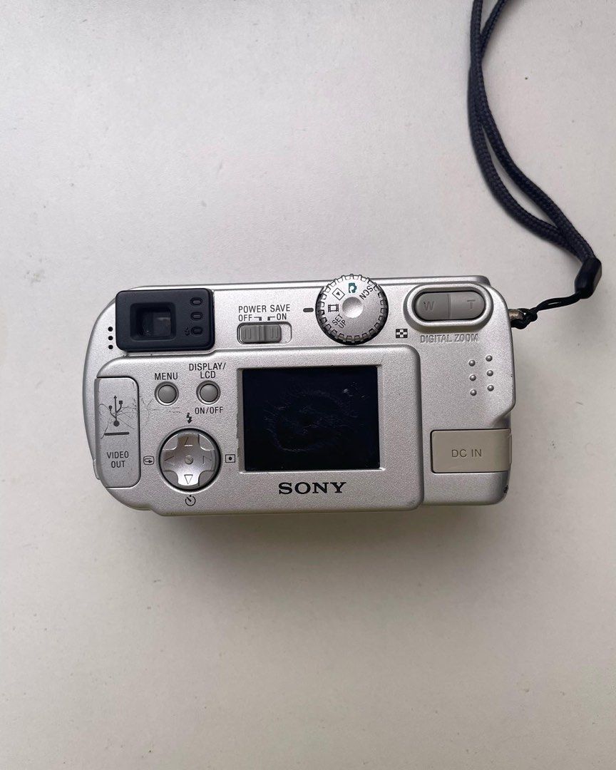 *Rare* Sony Cybershot DSC-P31 digicam, Photography, Cameras on Carousell