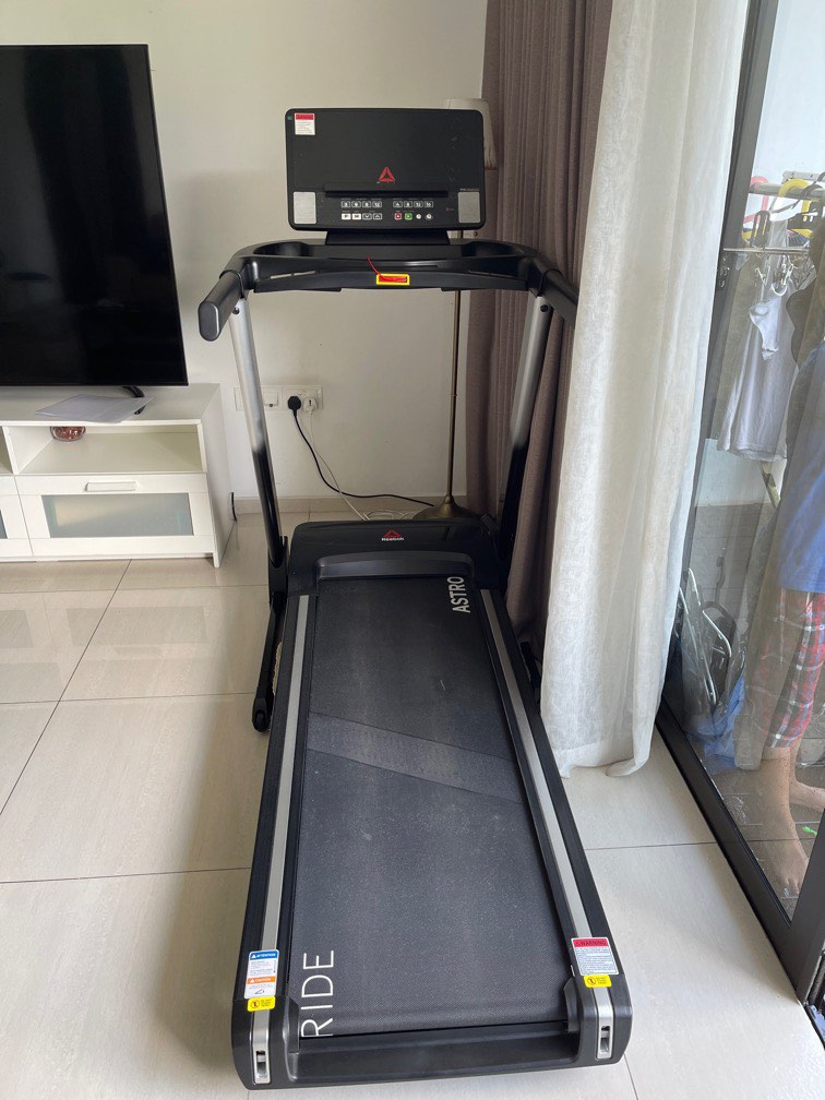 Reebok treadmill, Sports Equipment, Exercise & Fitness, Cardio ...