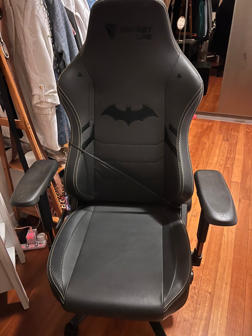 Secret Lab Chair - Moving out sale, Furniture & Home Living, Furniture ...