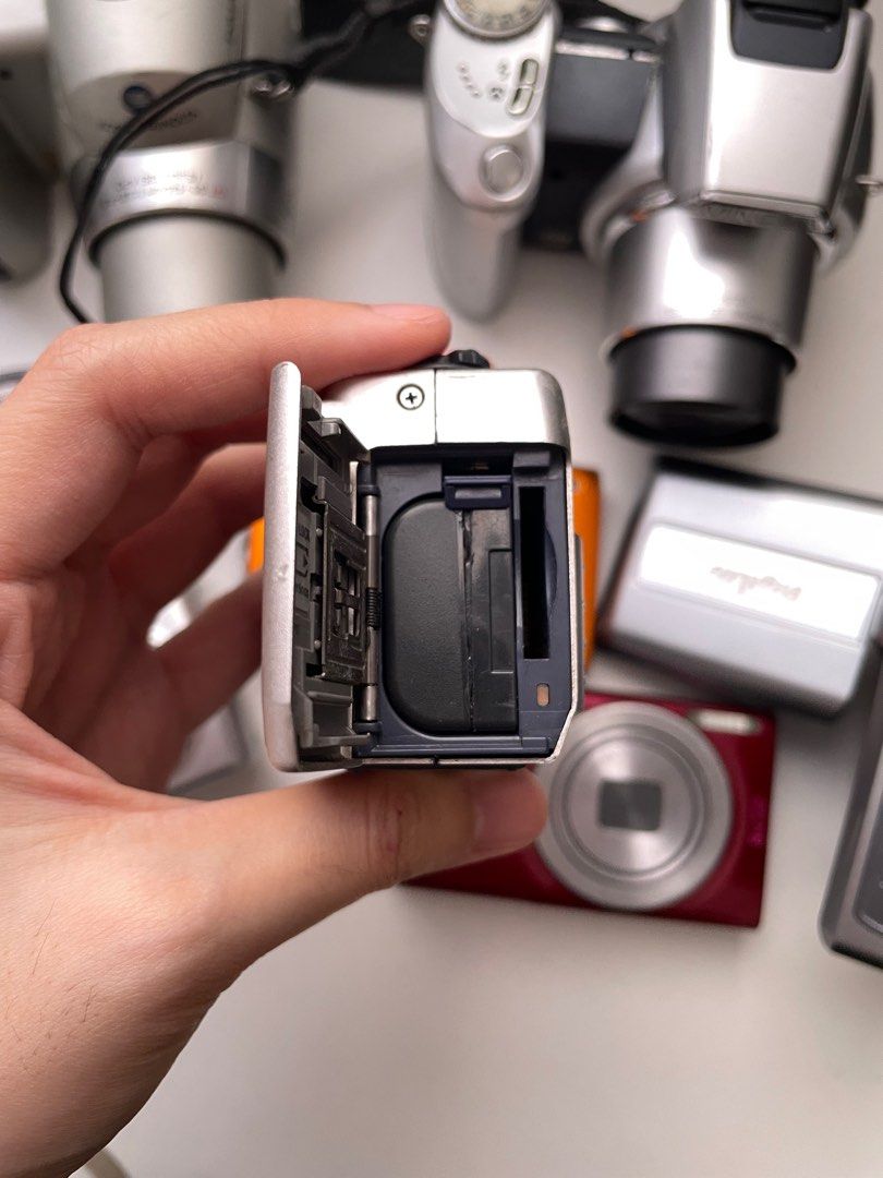 Sony Cybershot DSC-P1, Photography, Cameras on Carousell